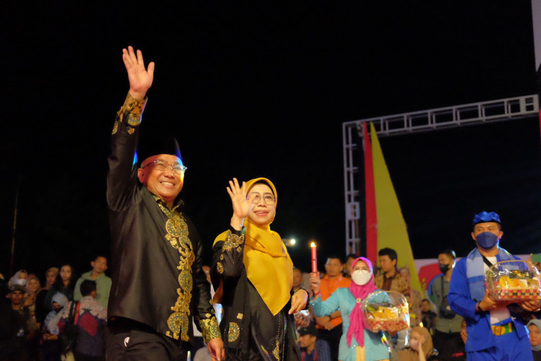 Ada Batik Khas Depok Di Pawai Budaya Apeksi 2022 - PinggirTembok